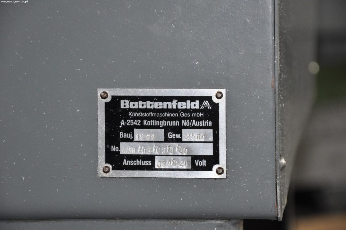 BATTENFELD BA 500 CD injection molding machine