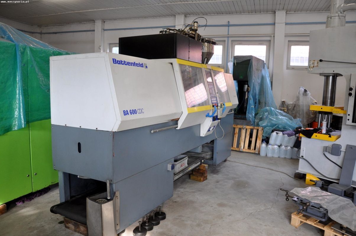 BATTENFELD BA 600 CDC injection molding machine