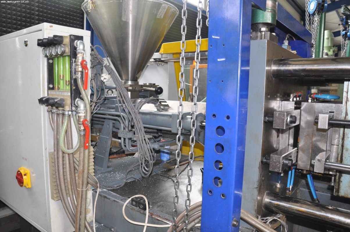 BATTENFELD BA 750 CD PLUS injection molding machine