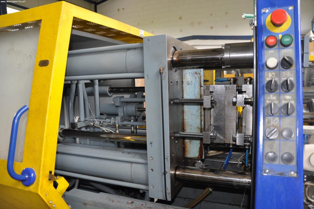 BATTENFELD BA 750 CD PLUS injection molding machine