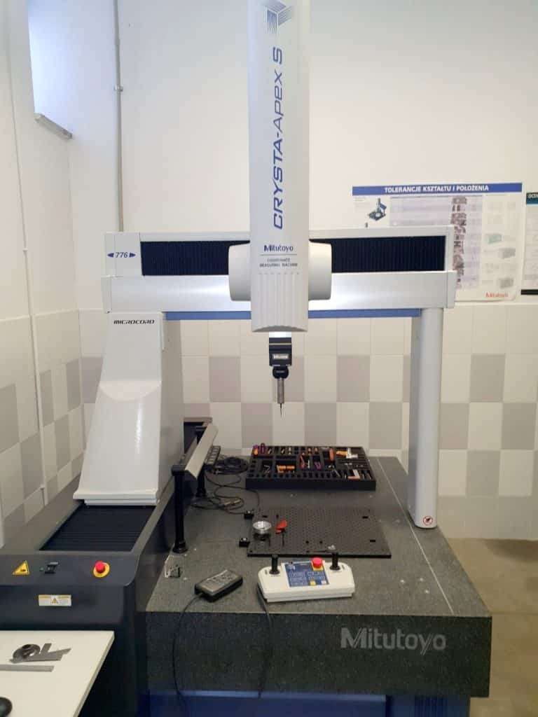 MITUTOYO CRYSTA-Apex S 776 coordinate measuring machine