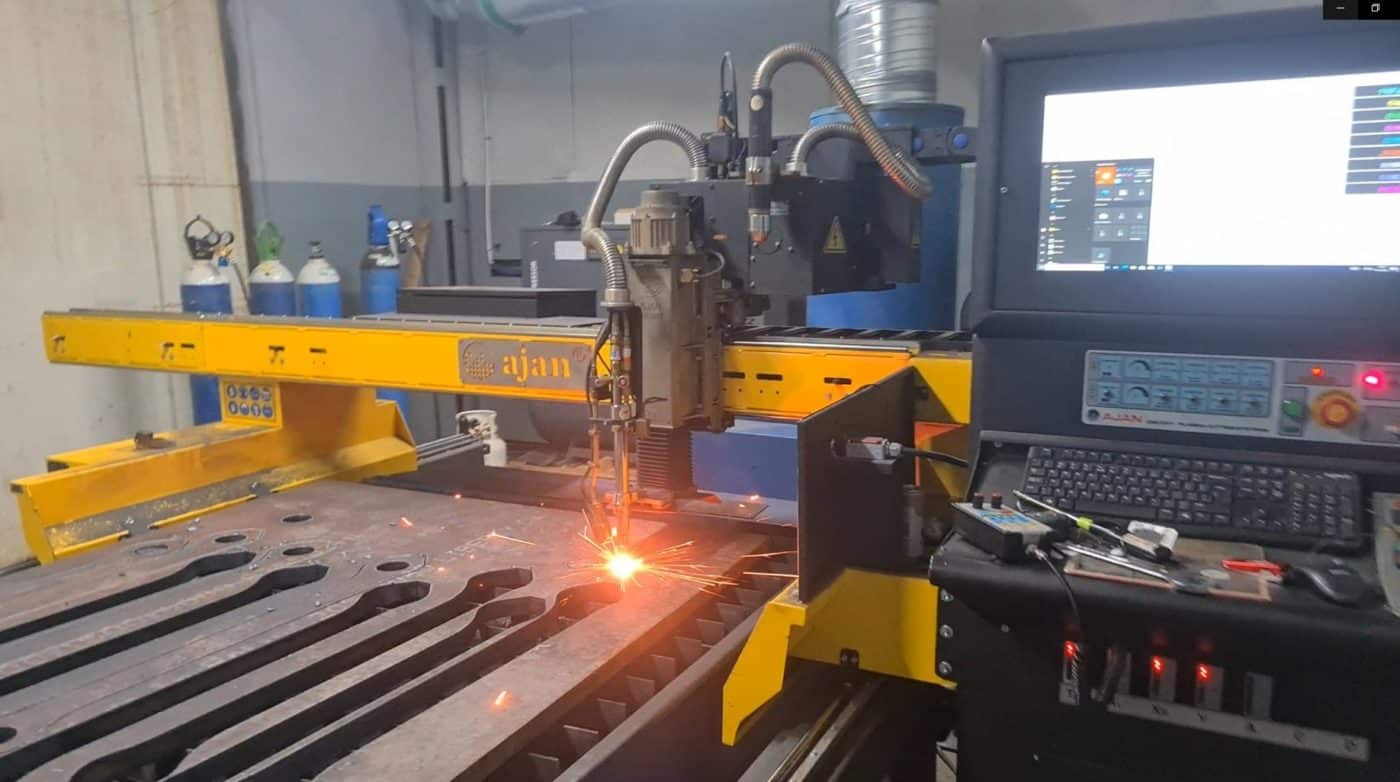 AJAN SHP 130 plasma cutting machine