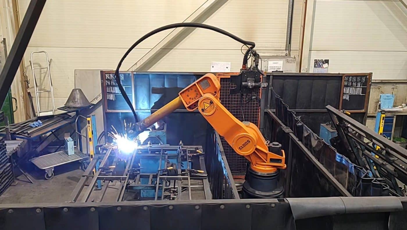 CLOOS ROMAT 410 robotik kaynak istasyonu