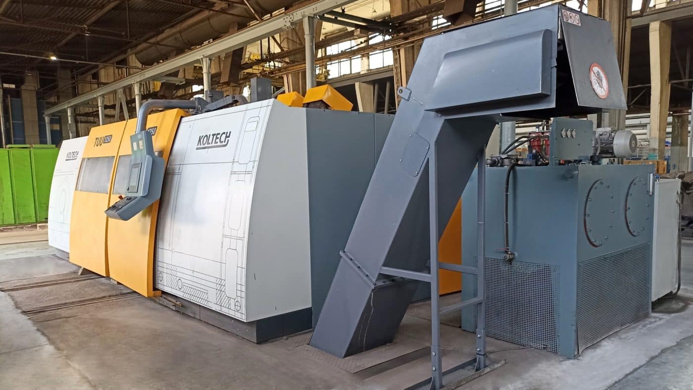 KOLTECH TUU 1250 CNC above floor wheel lathe