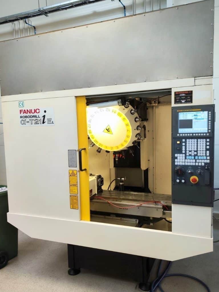 FANUC ROBODRILL Alpha-T21iEL CNC vertical machining centre