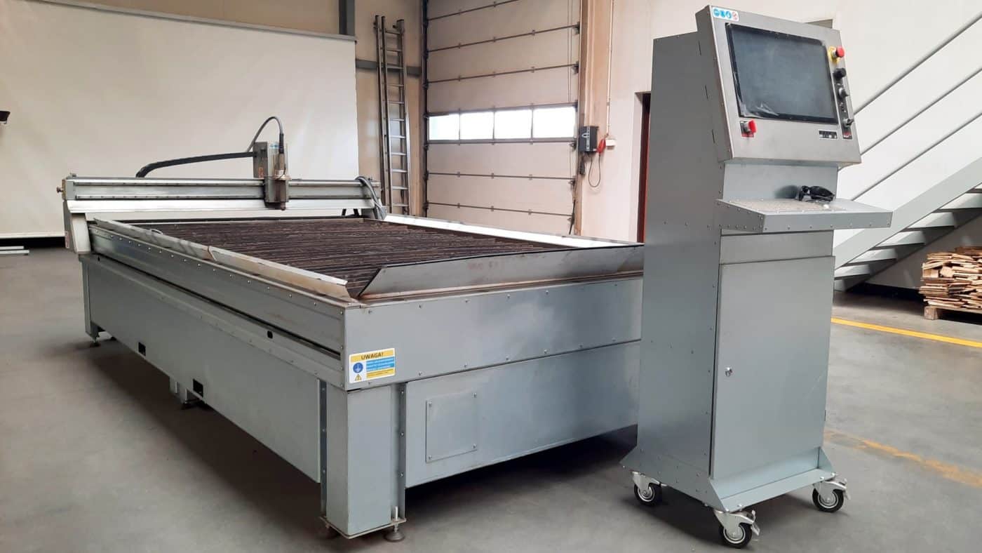 KT7 CNC KRP 150 X 300 SILVER plasma cutting machine