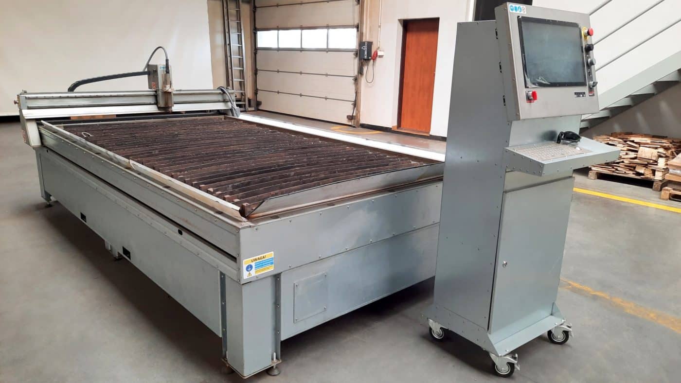 KT7 CNC KRP 150 X 300 SILVER plasma cutting machine
