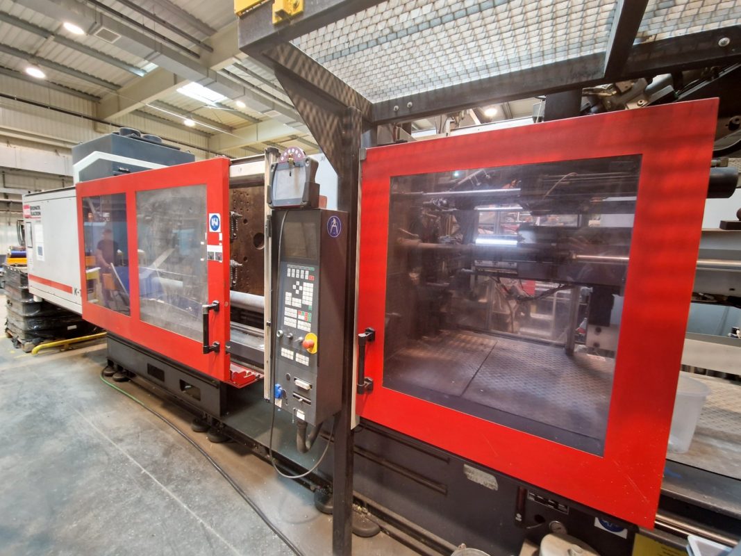 FERROMATIK MILACRON K-TEC 450 injection moulding machine