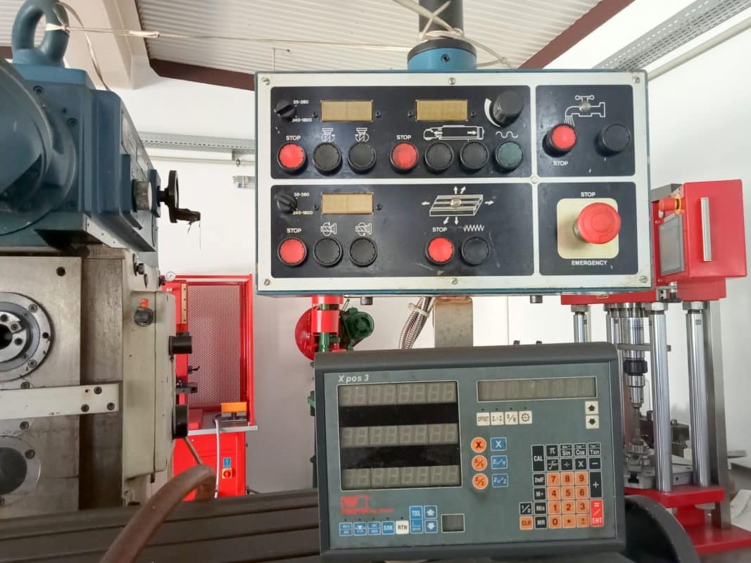 LAGUN GMR 152 universal milling machine