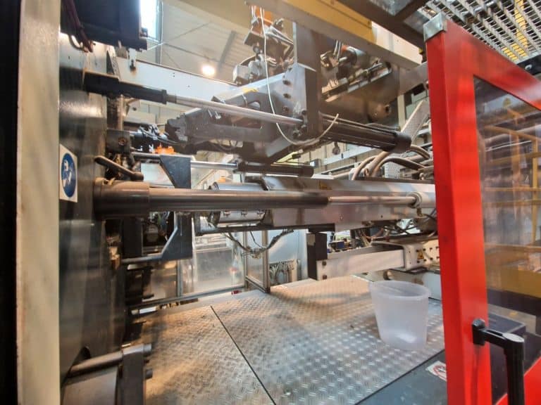 FERROMATIK MILACRON K-TEC 450 injection moulding machine
