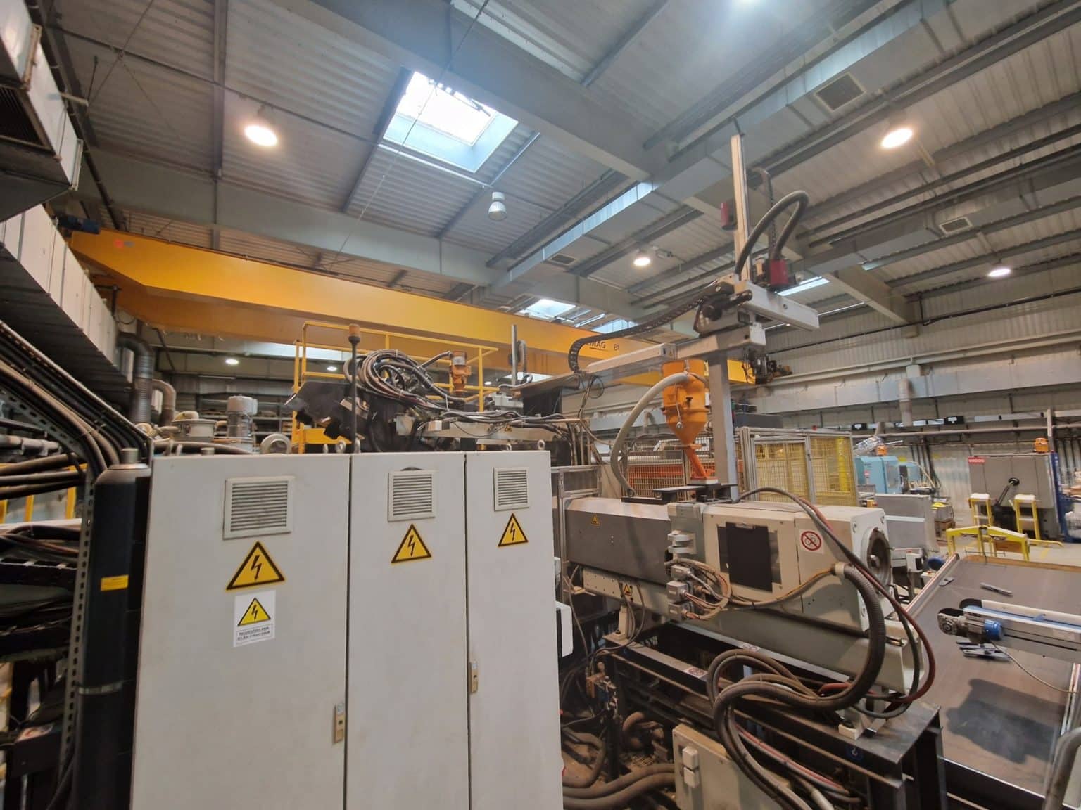 FERROMATIK MILACRON K-TEC 450 injection moulding machine